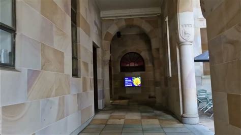 호주 브리즈번 퀸즈랜드대학교 1909년 건립된 1호 건물 내부 Youtube