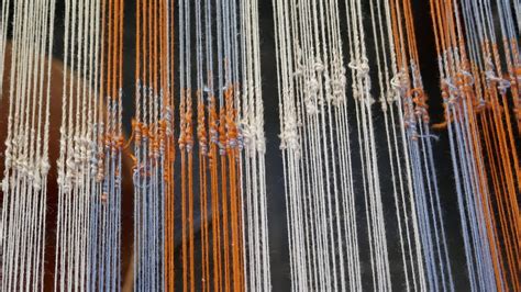 Quick Take Diverging Textile Strands