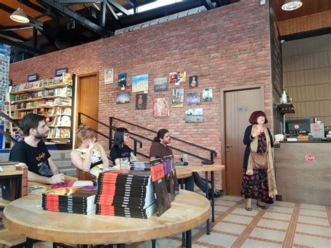 გამომცელობა „პალიტრა L“ ის „ლიტერატურული გაჩერება“ გრძელდება მშობლები