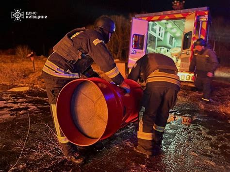 Уламки БпЛА спричинили пожежу на промисловому обєкті в Київській області Вечірній Київ