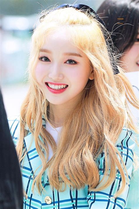 Pin By Alubilla On Loona Kpop Girls Gowon Loona Korean Girl Groups