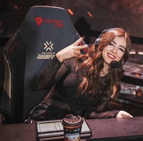 Happy On The Desk Scrolller