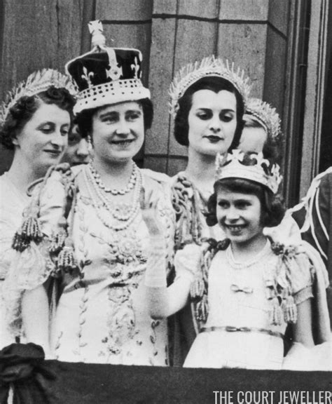 대관식에서 훔쳐온 보석은 착용하지 않겠다는 영국 왕비 포텐 터짐 최신순 에펨코리아