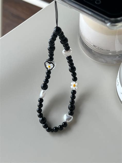 온다타 🖤자개 데이지 블랙 핸드폰 스트랩 키링 위시버킷