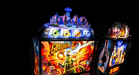 Twilight Zone Topper — The Electric Playground