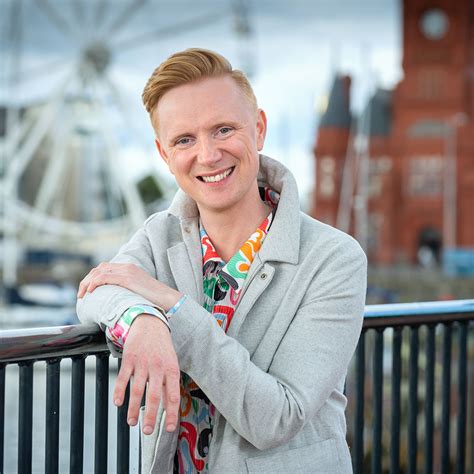 Owain Wyn Evans Tv Presenter Speakers Evolve Agency