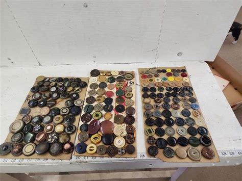 Assorted Buttons Isabell Auction