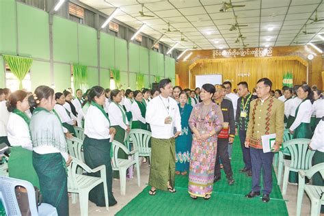 ပြည်ထောင်စုဝန်ကြီး ဒေါက်တာချောချောစိန် မြစ်ကြီးနားမြို့ရှိ အခြေခံပညာ