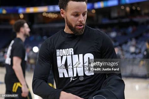 Golden State Warriors T Shirts Photos And Premium High Res Pictures Getty Images
