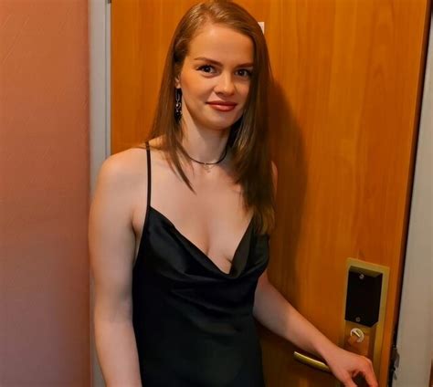 Drunk Wife Got The Wrong Hotel Room And Slept With A Stranger