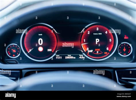 Car Range Indicator Hi Res Stock Photography And Images Alamy