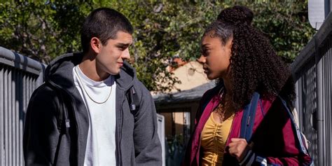‘on My Block Showrunner Talks Monse And Cesars Love Story Netflix On