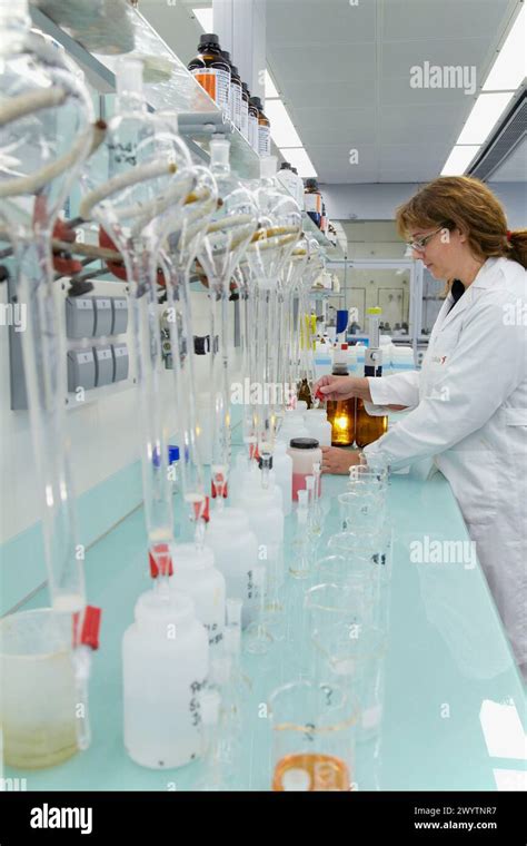 Elimination Of Interference With Resin To Treat Sea Water And Heavy