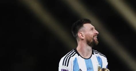 Goat 메시의 월드컵 축구 우승 유니폼 이 금액에 낙찰