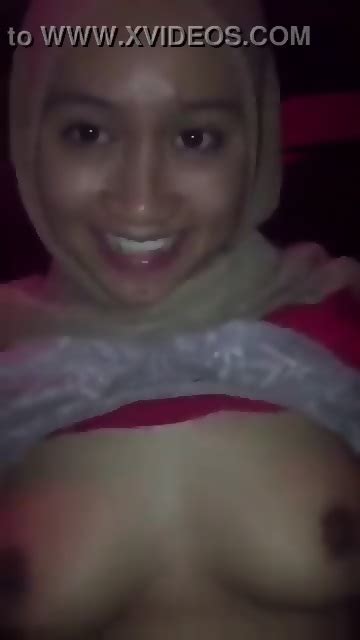 Veiled Filipina Sucks Cock In Car Eporner