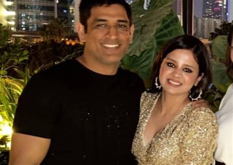 MS Dhoni Celebrates Sakshi S Birthday With Sania Mirza And Shoaib Malik In Dubai