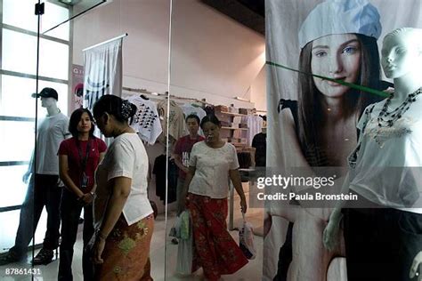 Upper Middle Class Photos And Premium High Res Pictures Getty Images