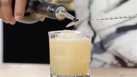 How To Mix Every Whiskey Cocktail Method Mastery Epicurious The