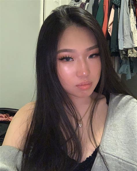 Nina Mc Lin Biography 30 Photos Age Height Real Name Instagram