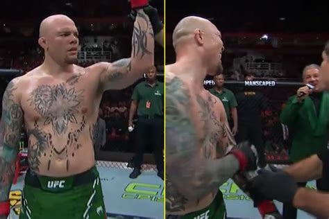 I Never Thought Id See The Day Bruce Buffer Makes Rare Blunder At