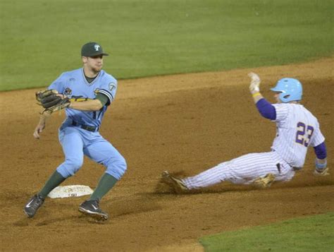 Green Wave Adapts To Second Baseman Jake Willseys Suspension Tulane