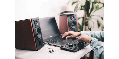Can Windows Output To Two Audio Devices Explained Whatsabyte