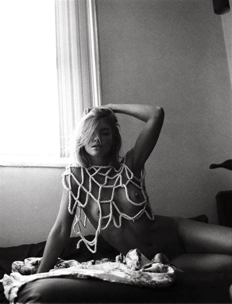 Elyse Taylor Naked Photos Thefappening