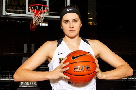 Photos Iowa Hawkeyes Center Megan Gustafson