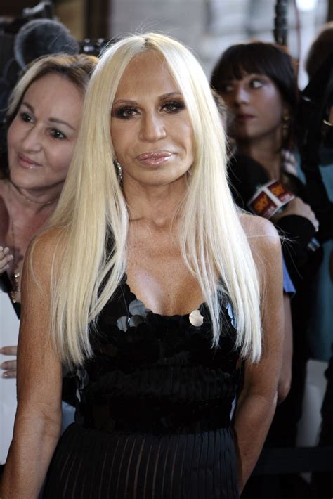 Heres The Cast Of The Assassination Of Gianni Versace Vs The Real