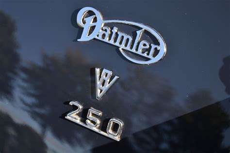 Classic Park Cars Daimler V8 250