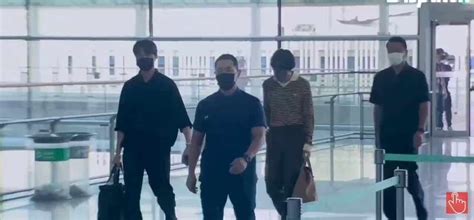 Bts Community Post 태형 씨 초콜릿 같아서 귀여워🐻 조심히 다녀오세요 ️ 보라해💜