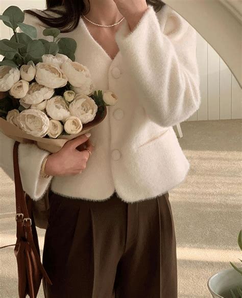 오호 브이넥 노카라 퍼프 숏자켓 트위드 앙고라 울자켓 아이보리 퍼프자켓 크롭 봄자켓 퍼자켓 오피스룩 세미정장 결혼식 하객룩