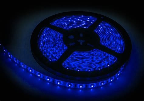 Светодиодная лента синяя 12В SMD 2835 60 LED 4.8 Вт IP65