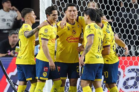 「世界最高のユニフォーム」変更リークで話題 コカ・コーラ鮮やか独特の幾何学模様 フットボールゾーン