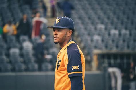 Watch Victor Scott Ii Makes Incredible Catch Blue Gold Sports