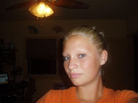 ロシアのセ クスチャット、顔写真だけで500人の男性を集めた1人の美女 ポッカキットポッカキット