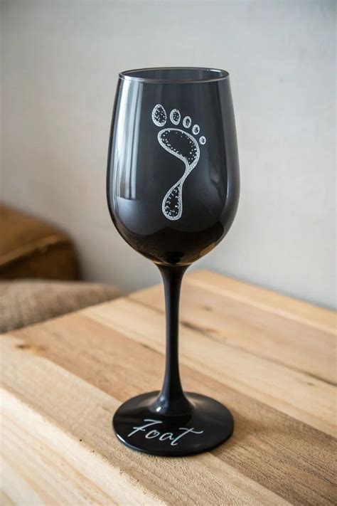 18 Creative Wine Glass Painting Ideas To Try