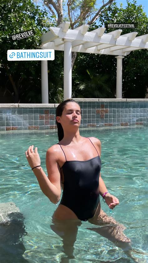 Sara Sampaio Archives Archive