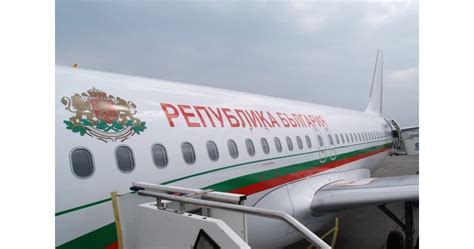 Самолетът на Борисов пукна стъкло лети при Орбан с фолкъна