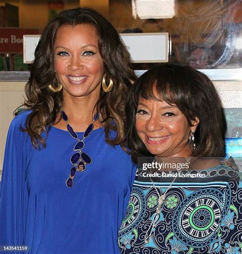 Vanessa Williams And Her Mother Helen Williams Sign And Discuss You