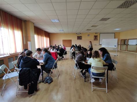 Учители и ученици от ПМГ участваха в мобилност по проект “tехники за визуализация на мисленето