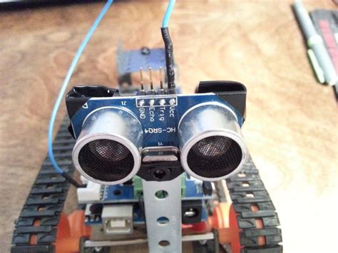 Arduino Hướng dẫn làm Robot bánh xích tránh vật cản Cách Dùng