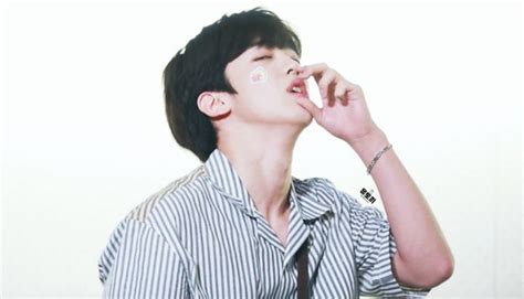 X1s Kim Yohan Tried To Look Sexy For His Fans At A Recent Fan Meeting Koreaboo