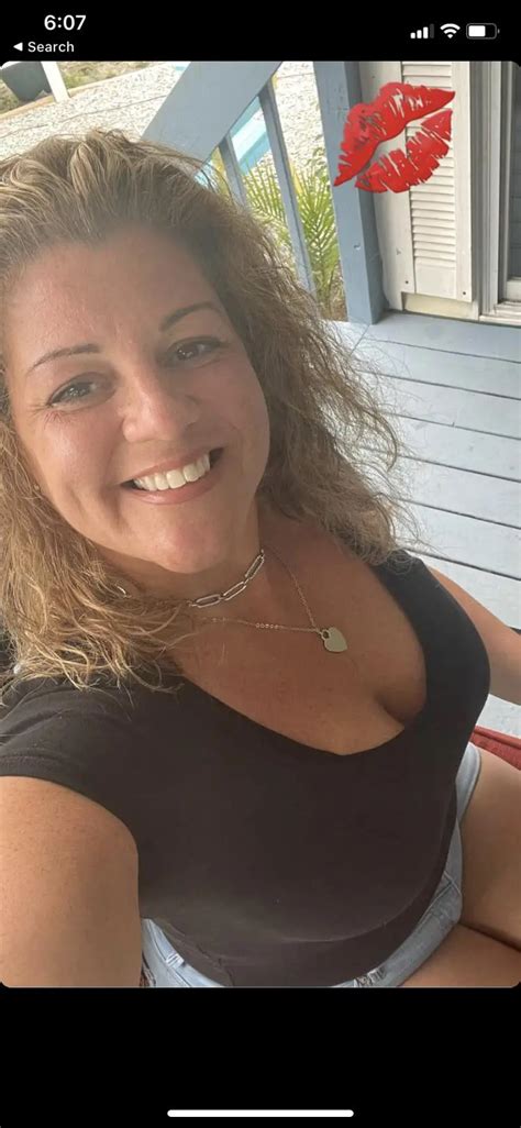 Latina Mami Scrolller