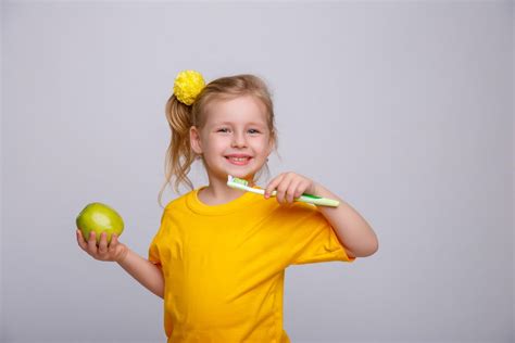 رژیم غذایی سالم برای دندان های سالم تغذیه مناسب برای کودکان کلینیک