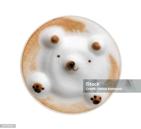 상단 보기 핫 커피 카푸치노 라떼 아트 3d 곰 모양 폼 흰색 배경에 격리 클리핑 경로 포함 3차원 형태에 대한 스톡 사진 및 기타 이미지 Istock