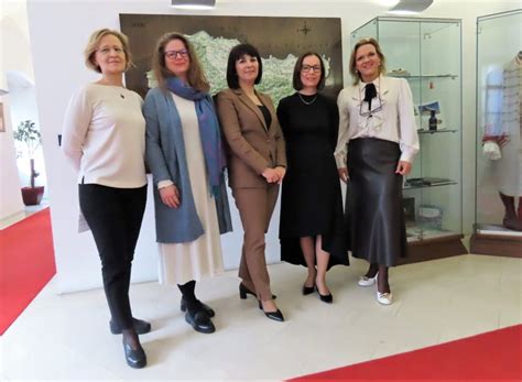 Ovisnosti O Novim Tehnologijama I Poremećaji U Prehrani Već I U Nižim