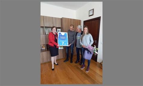 Закъснялата среща на кмета Донка Михайлова с шампиони Троян експрес