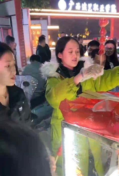 为何最开始没报警？南宁卖糖葫芦女大学生：自己理解小商贩的不容易威胁小丽同行