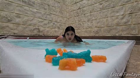 Goddesslissafonteyn Vore Giantess In The Pool Crushes You With Farts